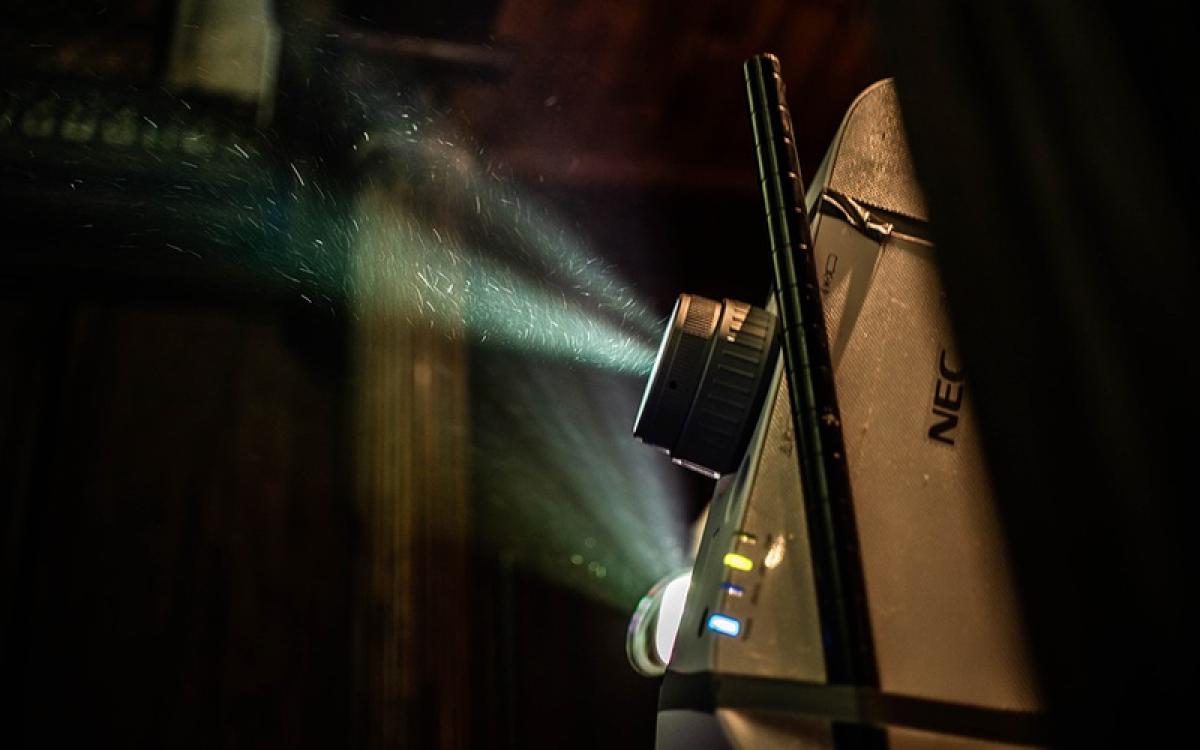 Reasons to Use Projectors in Universities